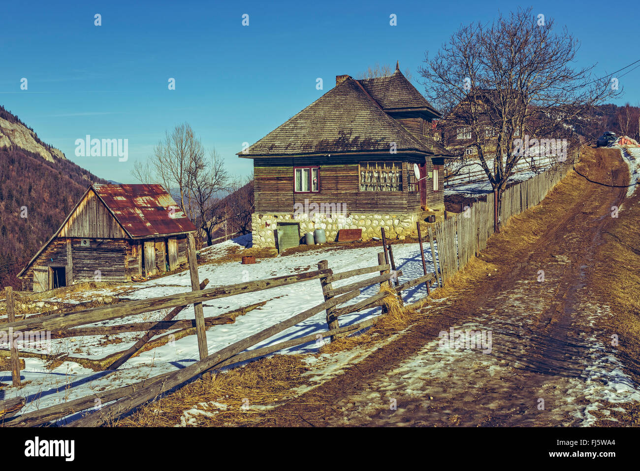 Traditional romanian wooden barn hi-res stock photography and images ...