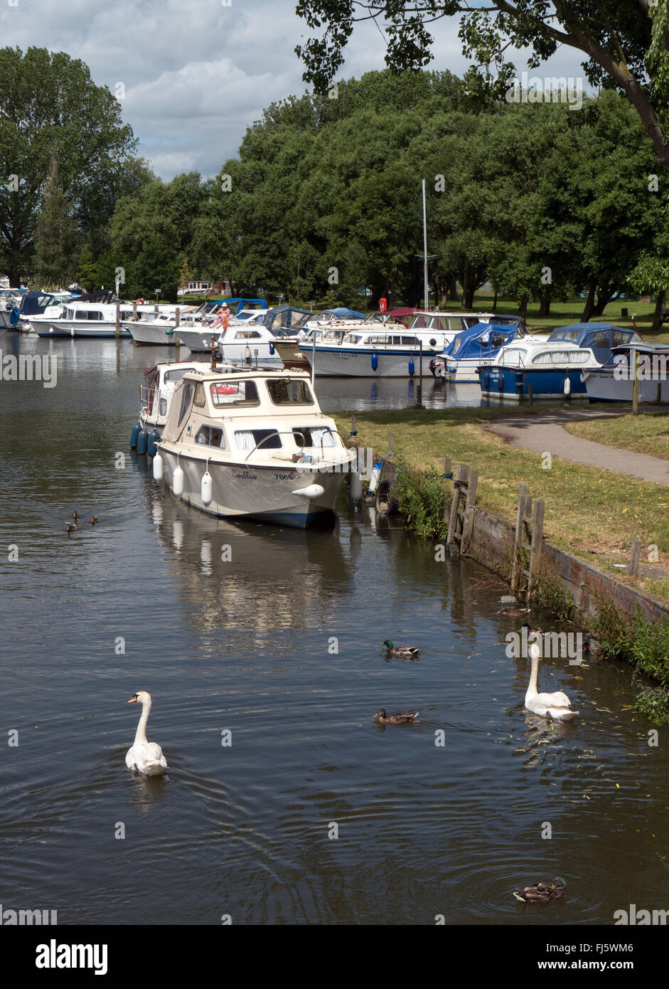 Boats beccles hi-res stock photography and images - Alamy
