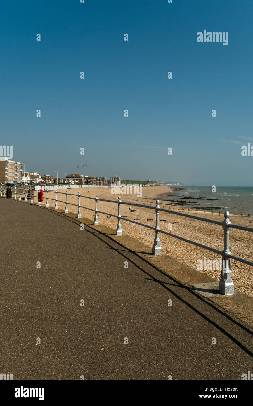 Shingle beach railing hi-res stock photography and images - Alamy