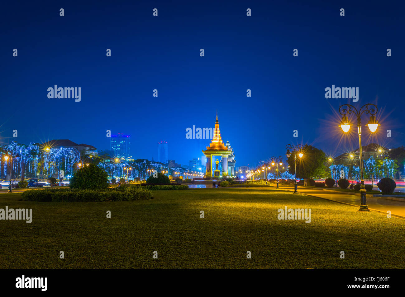 Night View in Phnom penh,Cambodia Stock Photo - Alamy