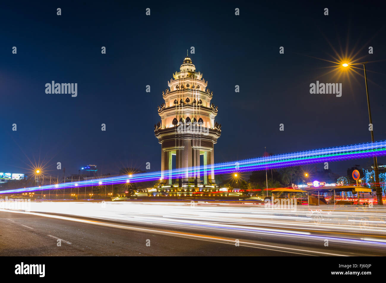 Phnom penh water festival hi-res stock photography and images - Alamy