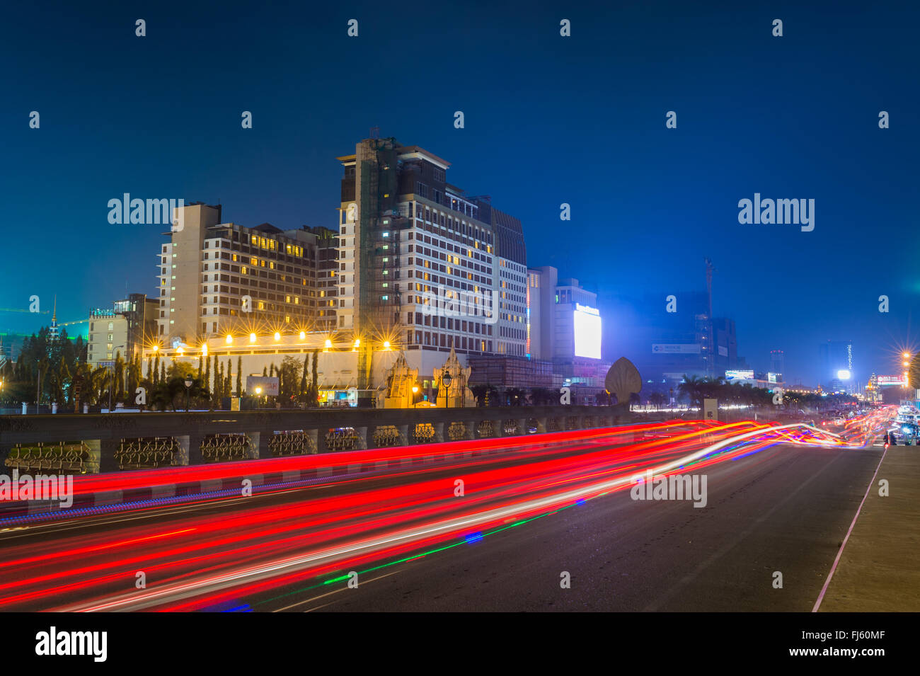 Phnom penh water festival hi-res stock photography and images - Alamy