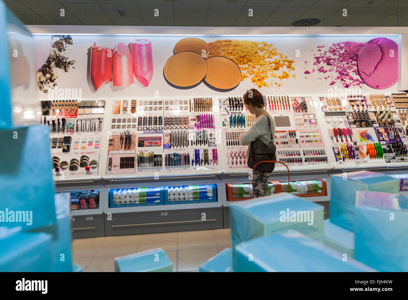Cosmetics display at the Mercadona supermarket in Puerto Santiago Stock ...