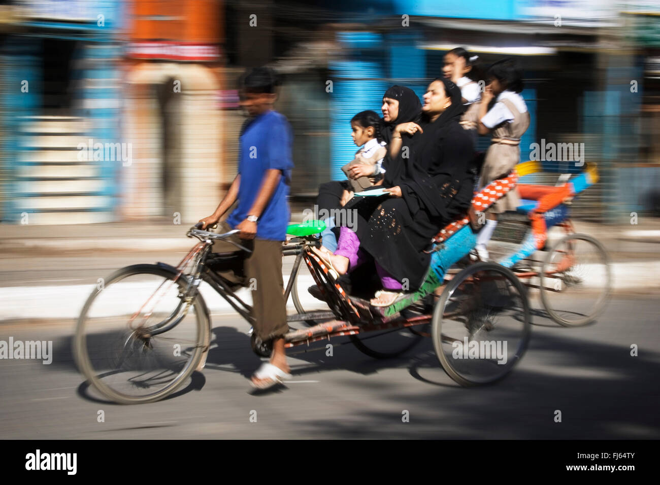 Indian rickshaw driver sitting in rickshaw hi-res stock photography and ...