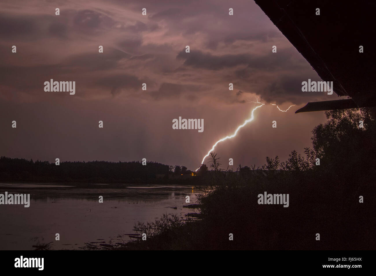 Thunderstorm and lightning hi-res stock photography and images - Alamy