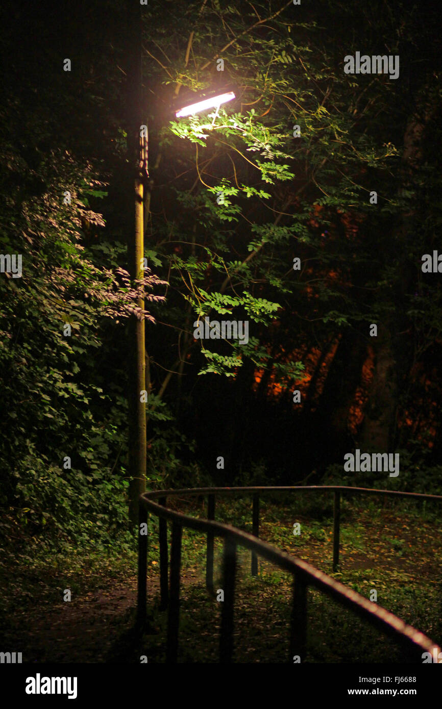 Glowing paths hi-res stock photography and images - Alamy