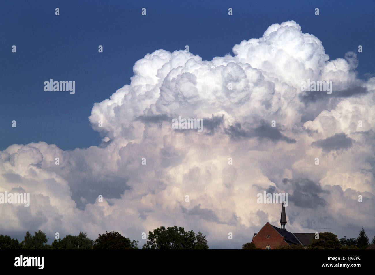 Cumulus congestus cloud germany hi-res stock photography and images - Alamy