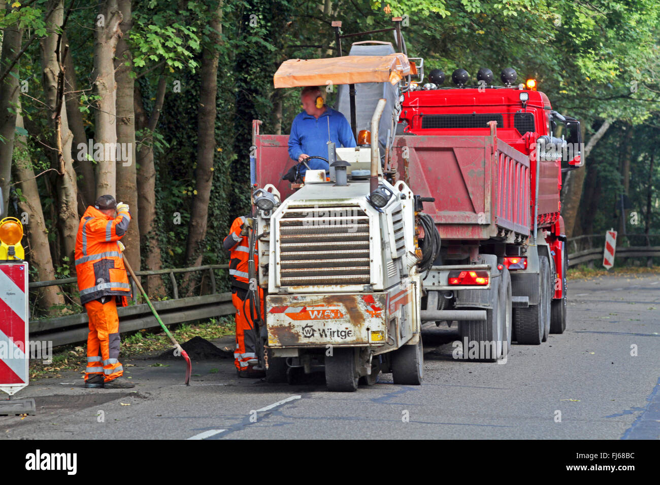 Roadworks zone hi-res stock photography and images - Alamy