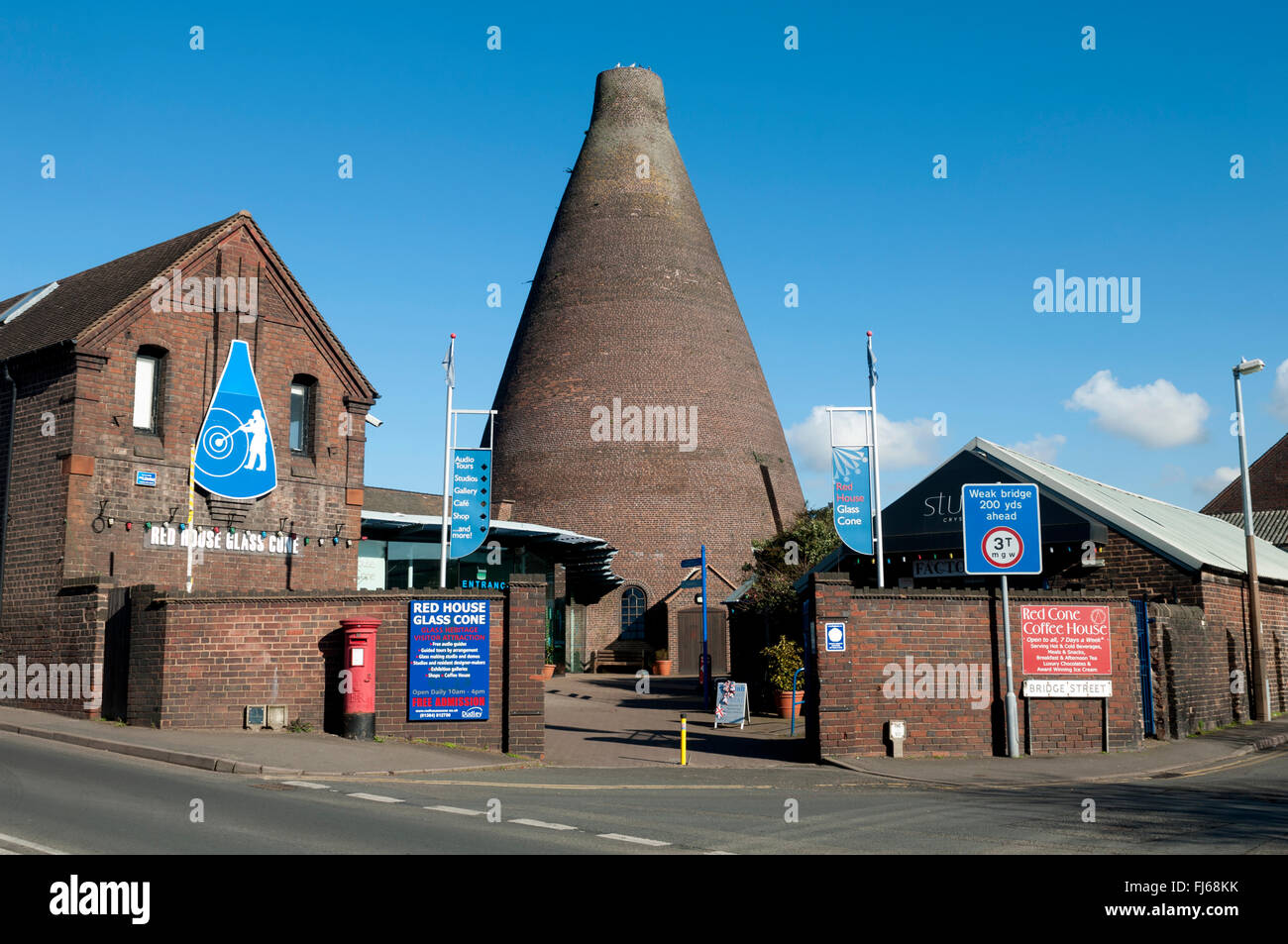 Red House Glass Cone, Wordsley, West Midlands, England, UK Stock Photo ...