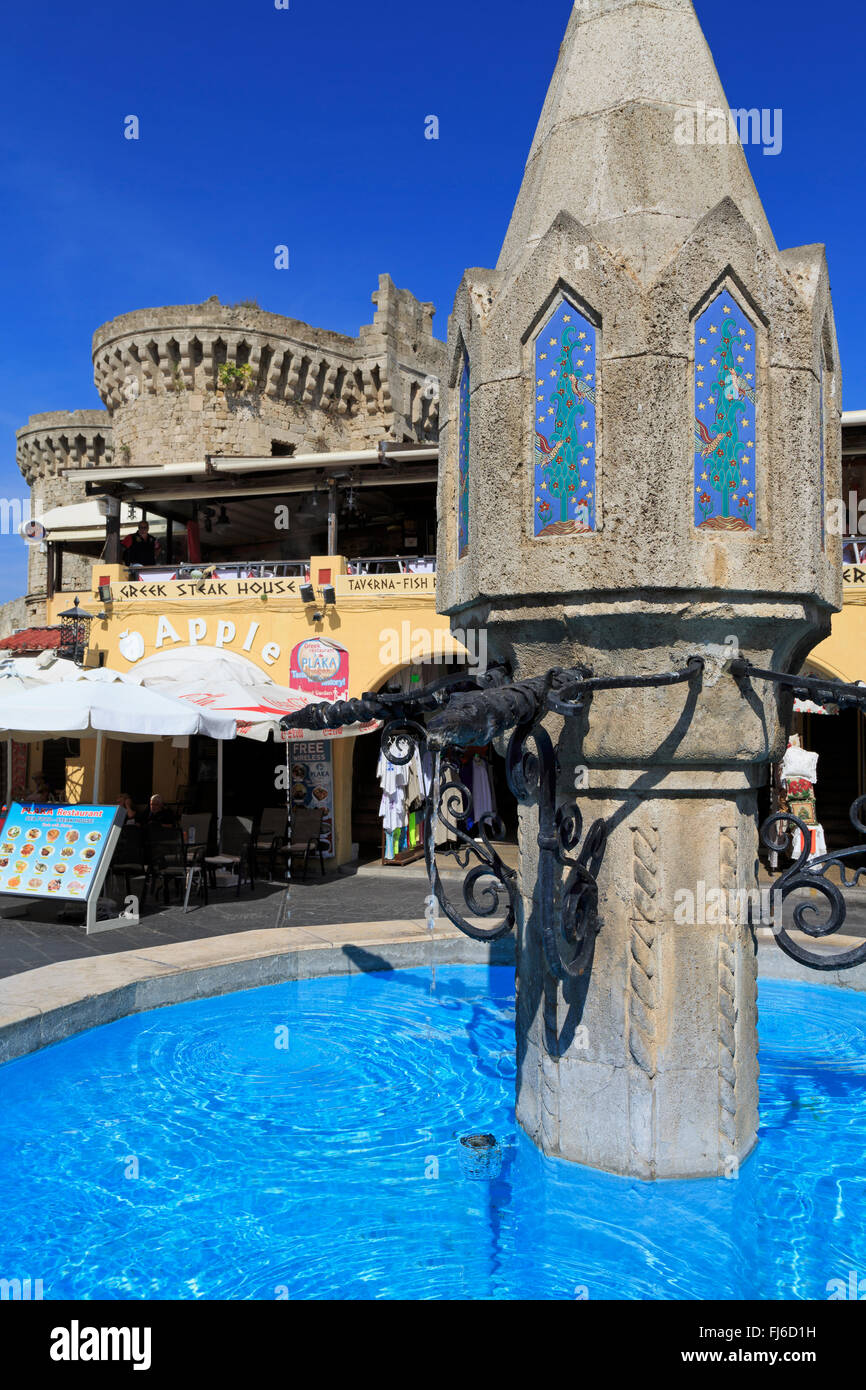 Greece town square hi-res stock photography and images - Alamy