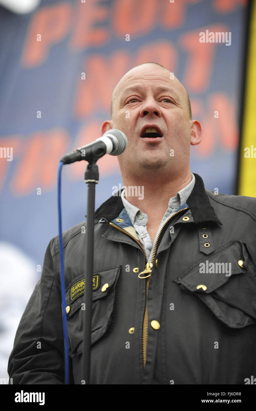 Rev. Giles Fraser (Priest/Journalist) speaking in Trafalgar Square ...