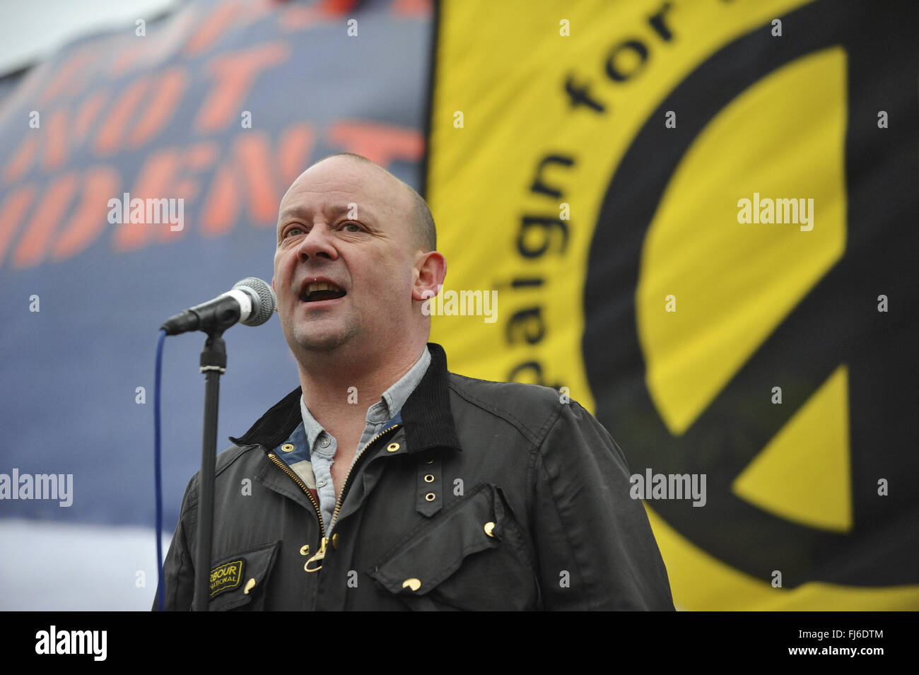 Rev. Giles Fraser (Priest/Journalist) speaking in Trafalgar Square ...