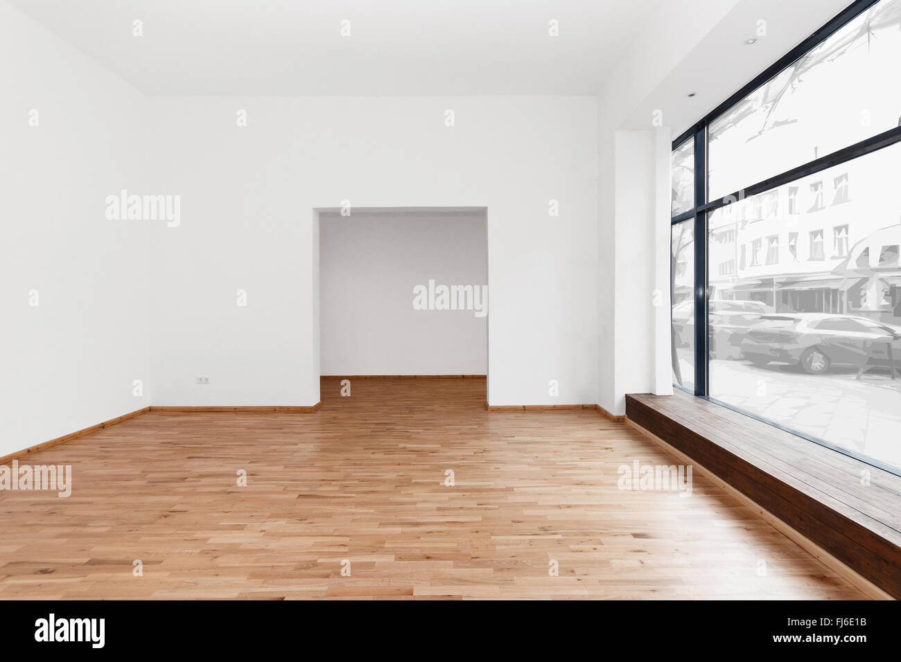 Empty store hi-res stock photography and images - Alamy