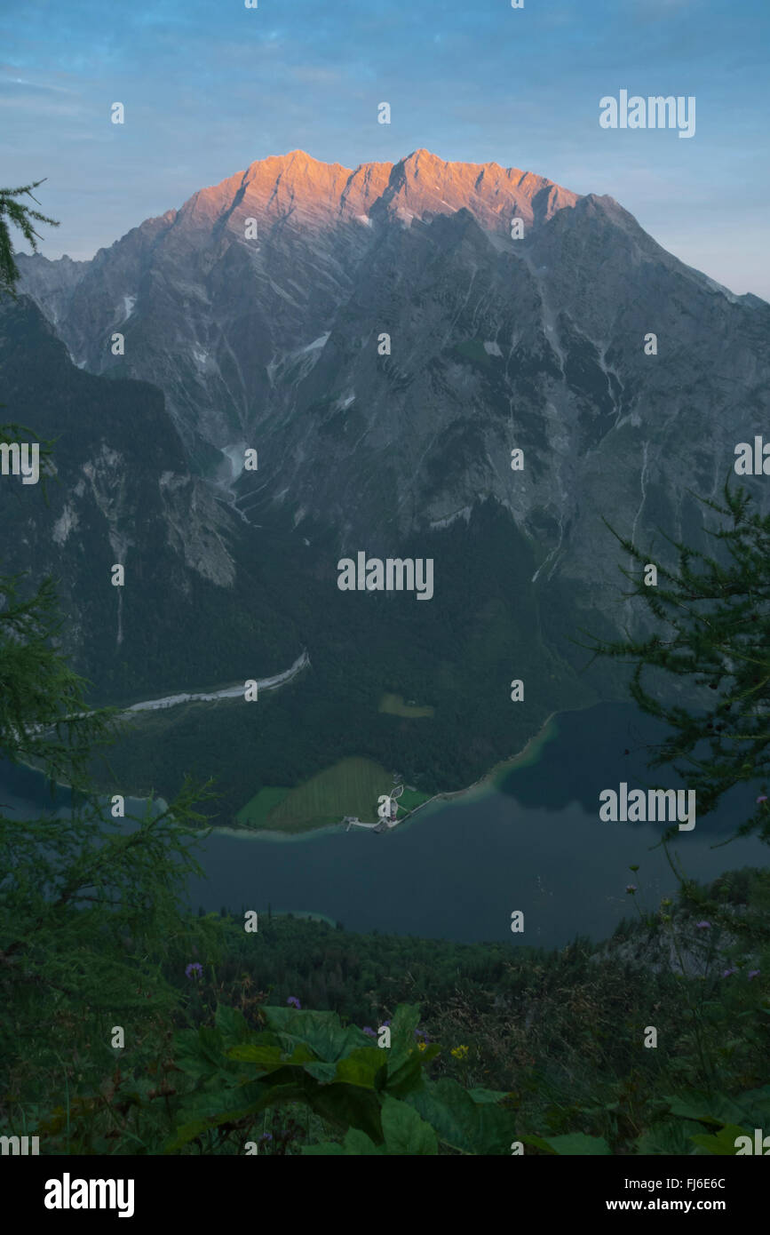 View on the first light of the sunrise on Mount Watzmann and over St ...