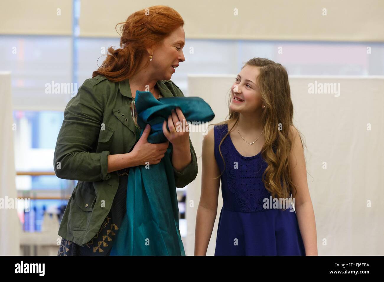 Sarah charles lewis hi-res stock photography and images - Alamy