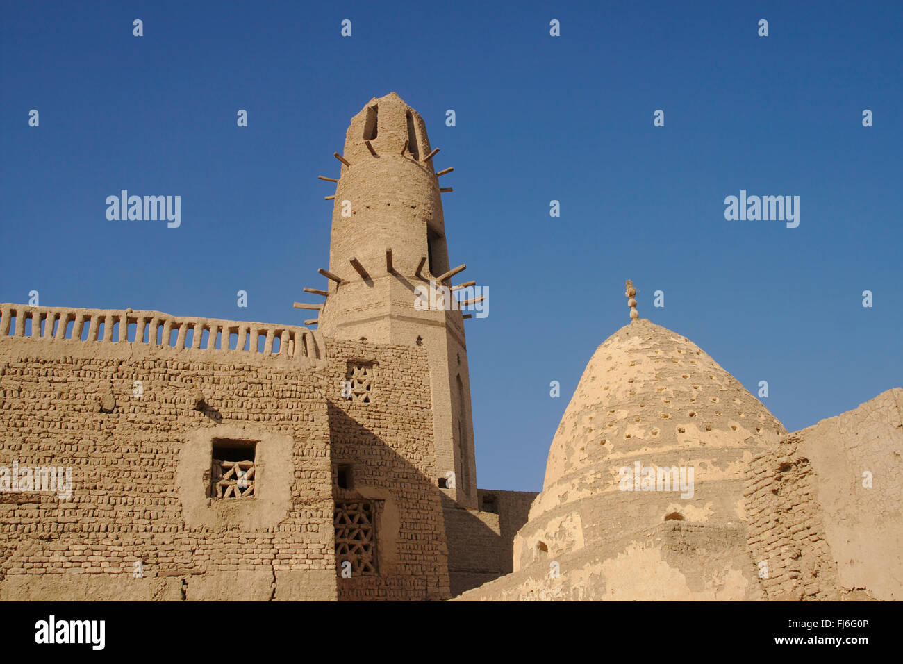 Dakhla Oasis, mosque of medieval al-Qasr, Egypt Stock Photo - Alamy
