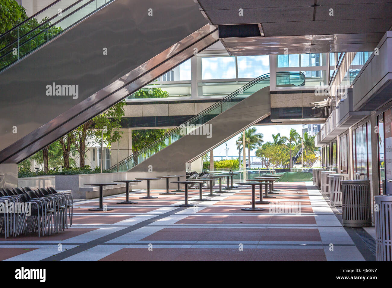 Empty spaces hi-res stock photography and images - Alamy