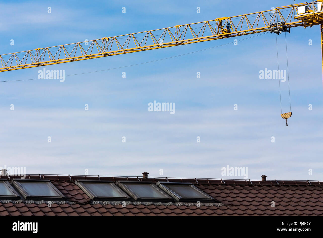 Rooftop crane hi-res stock photography and images - Alamy