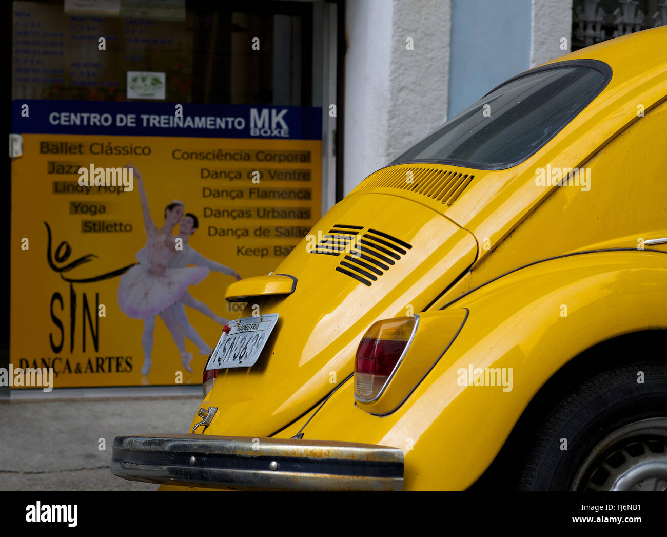Street scene with Volkswagen Beetle, Rio de Janeiro, Brazil Stock Photo ...
