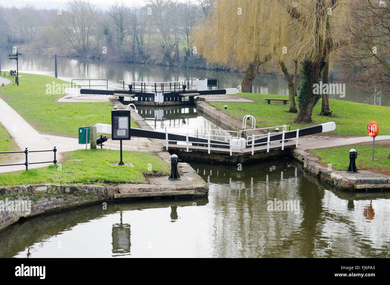 River stour locks hi-res stock photography and images - Alamy