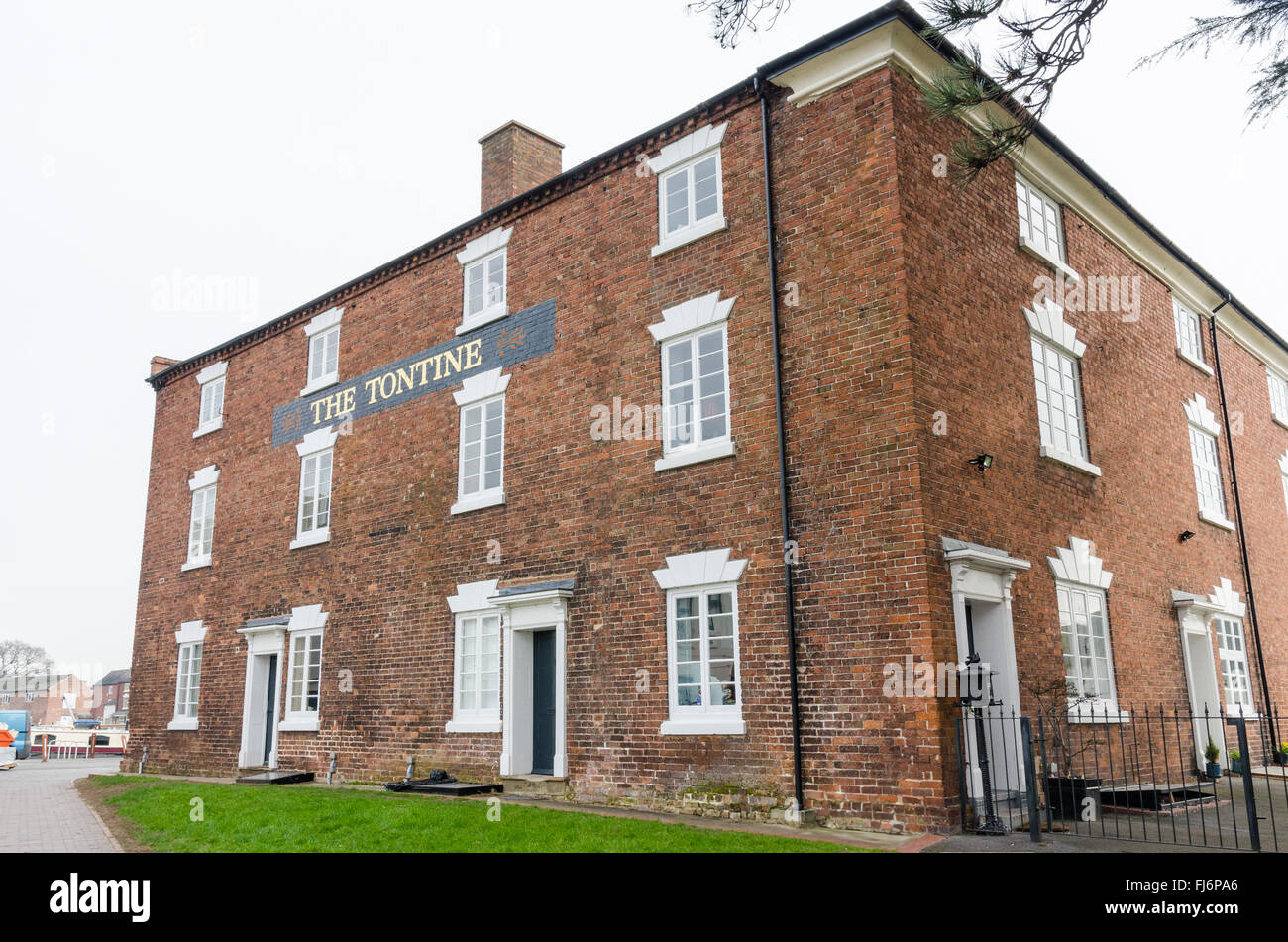Tontine building hi-res stock photography and images - Alamy