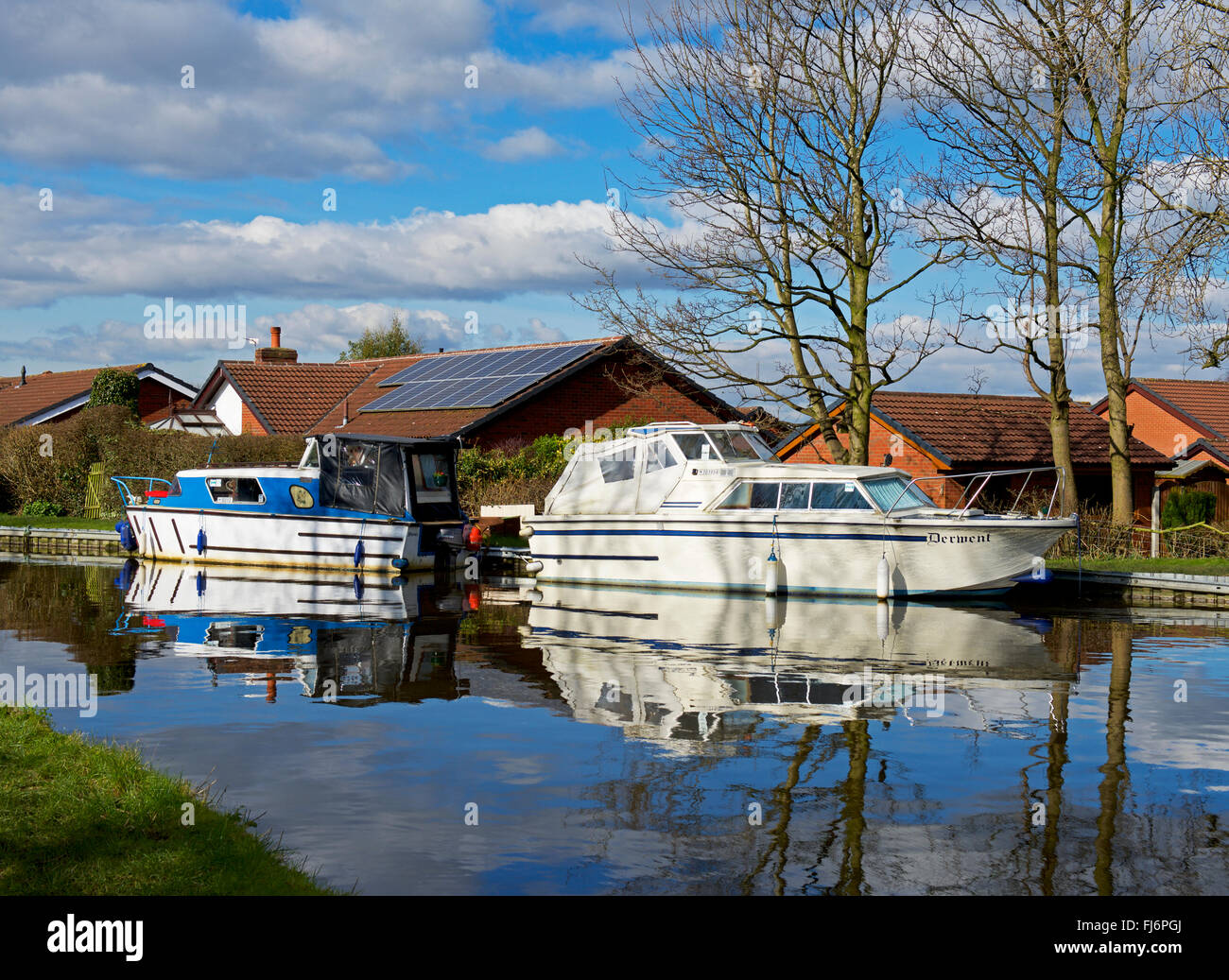 Lancaster Canal Boats High Resolution Stock Photography and Images - Alamy