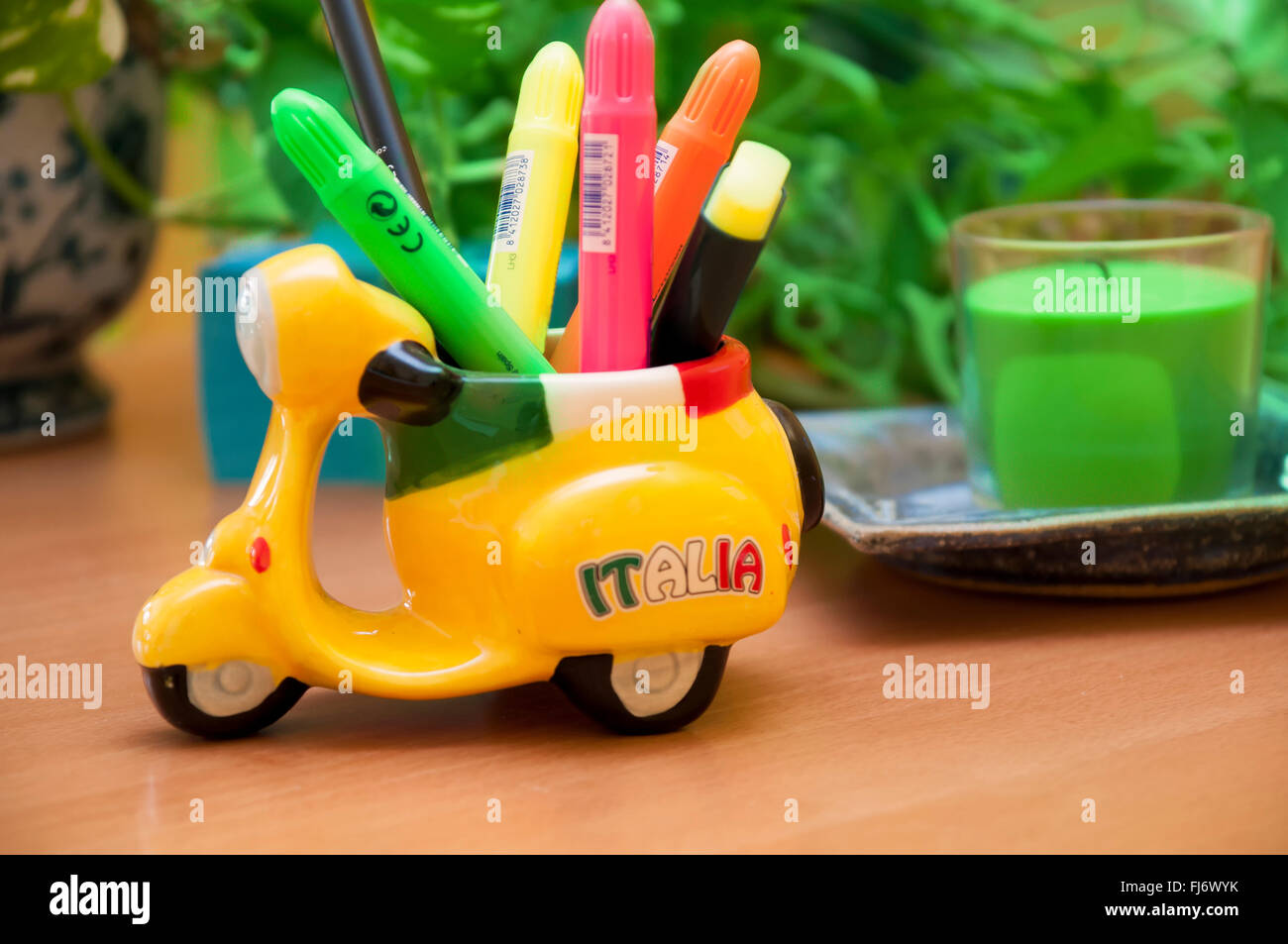 Objects on a desk hi-res stock photography and images - Alamy