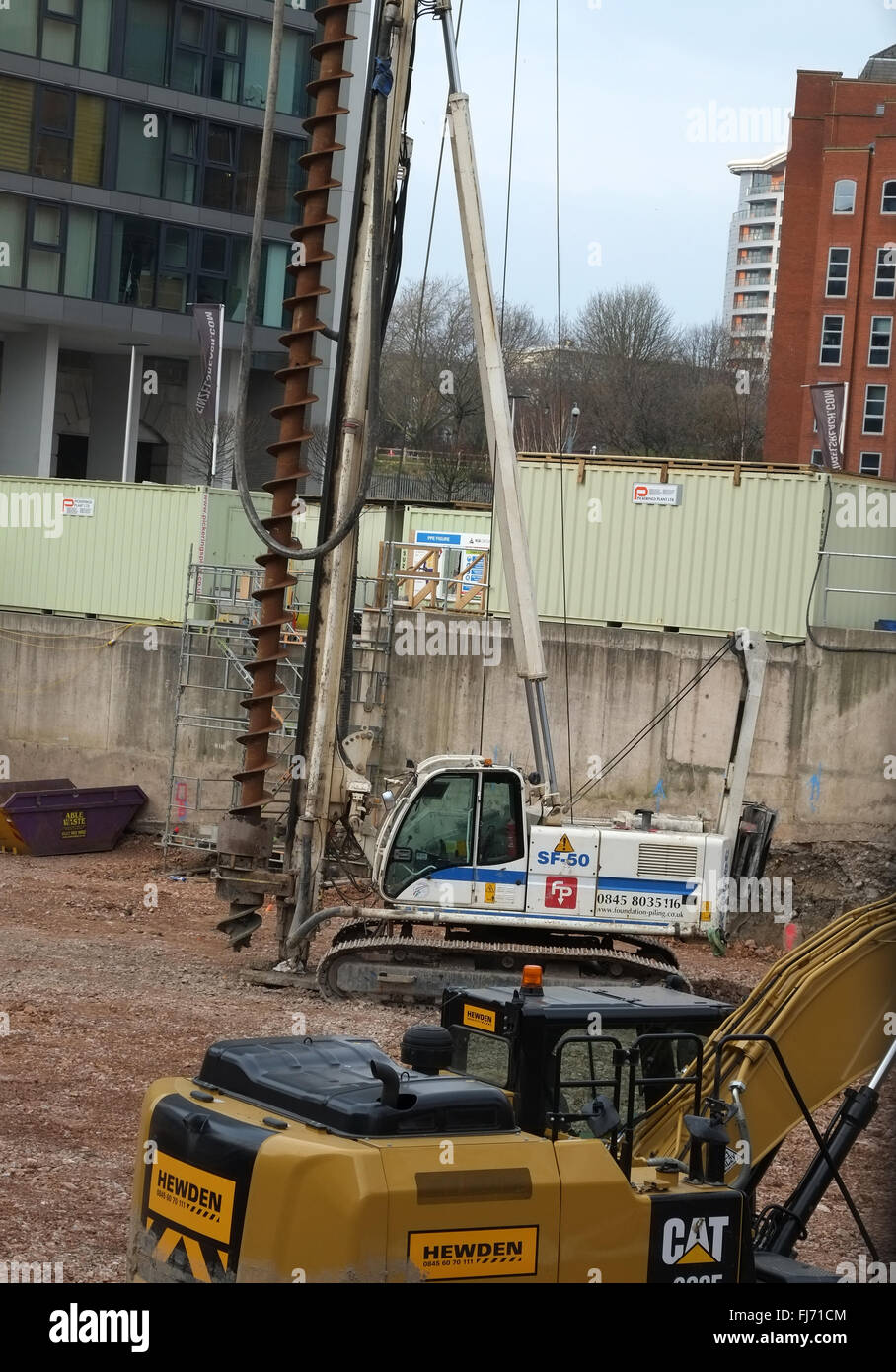 Piling rig hi-res stock photography and images - Alamy