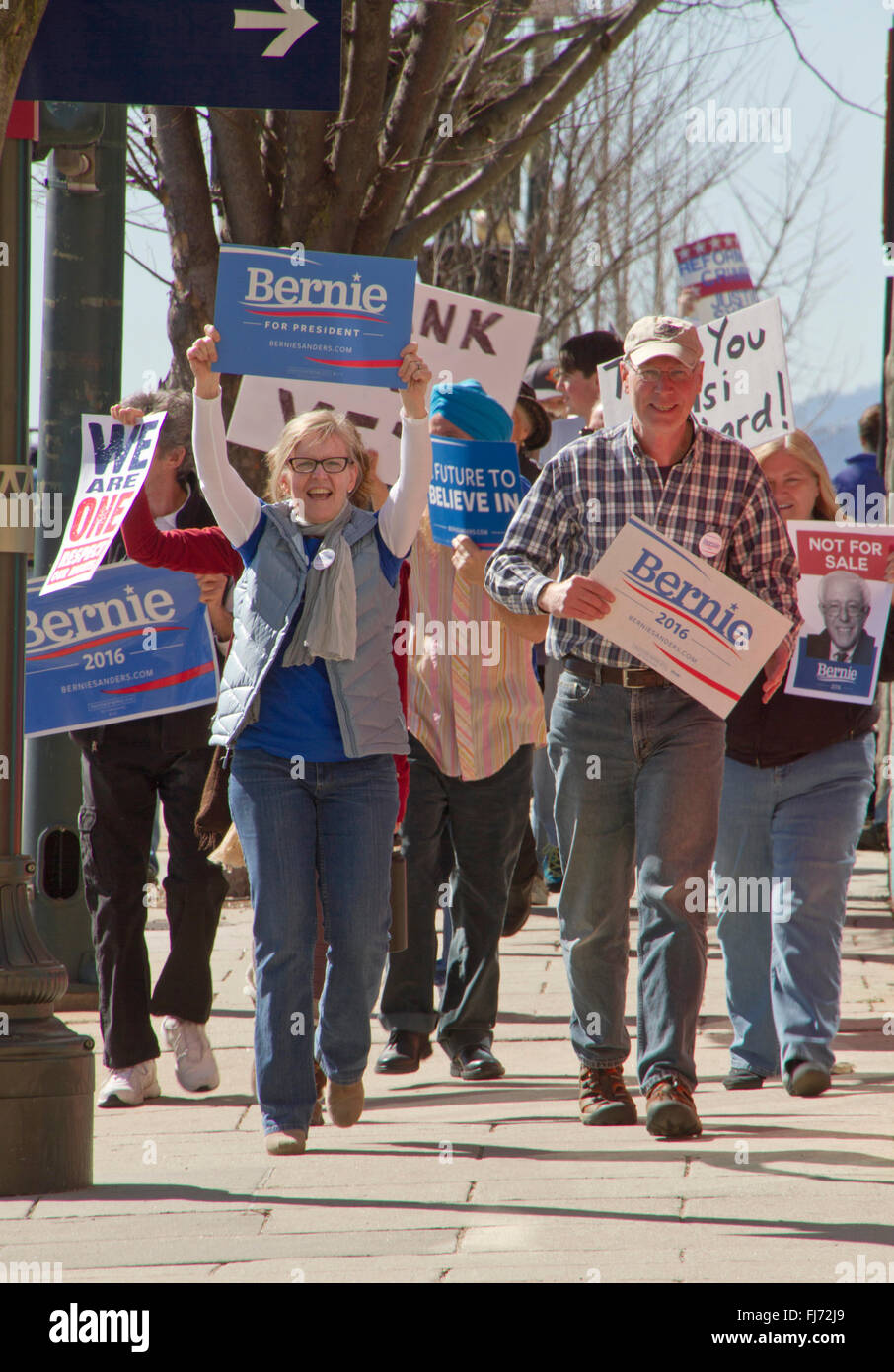 Bernie supporters march hi-res stock photography and images - Alamy