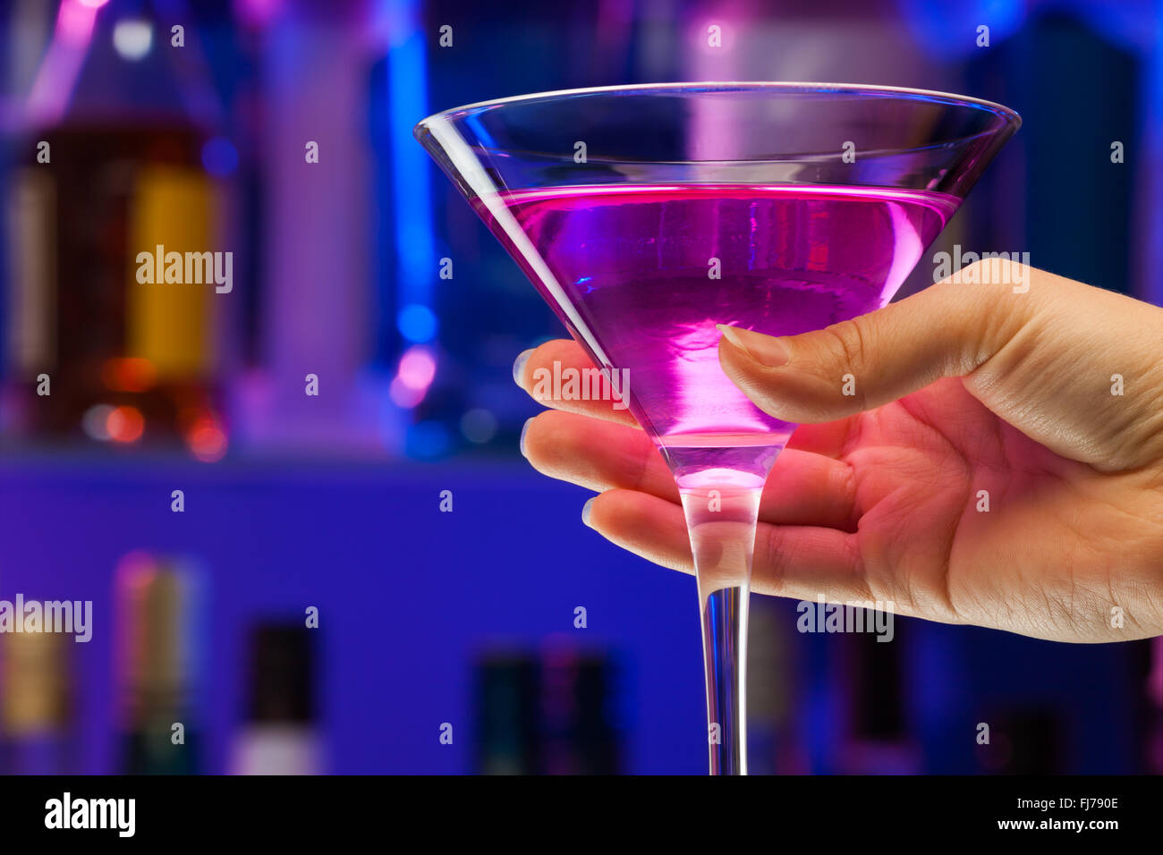 Bar martini hand hi-res stock photography and images - Alamy