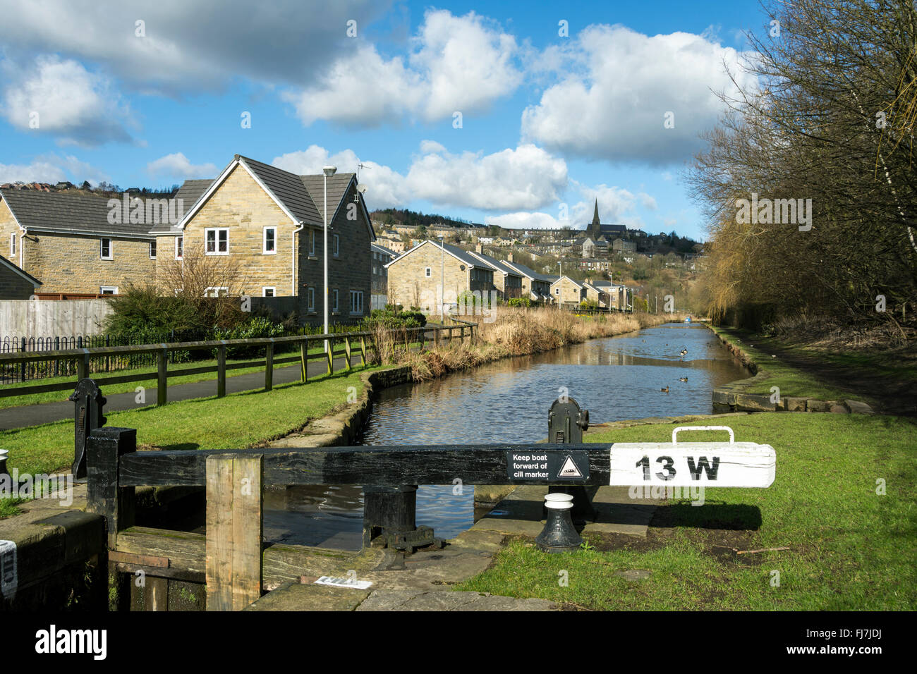 Wharf cottage lock hi-res stock photography and images - Alamy