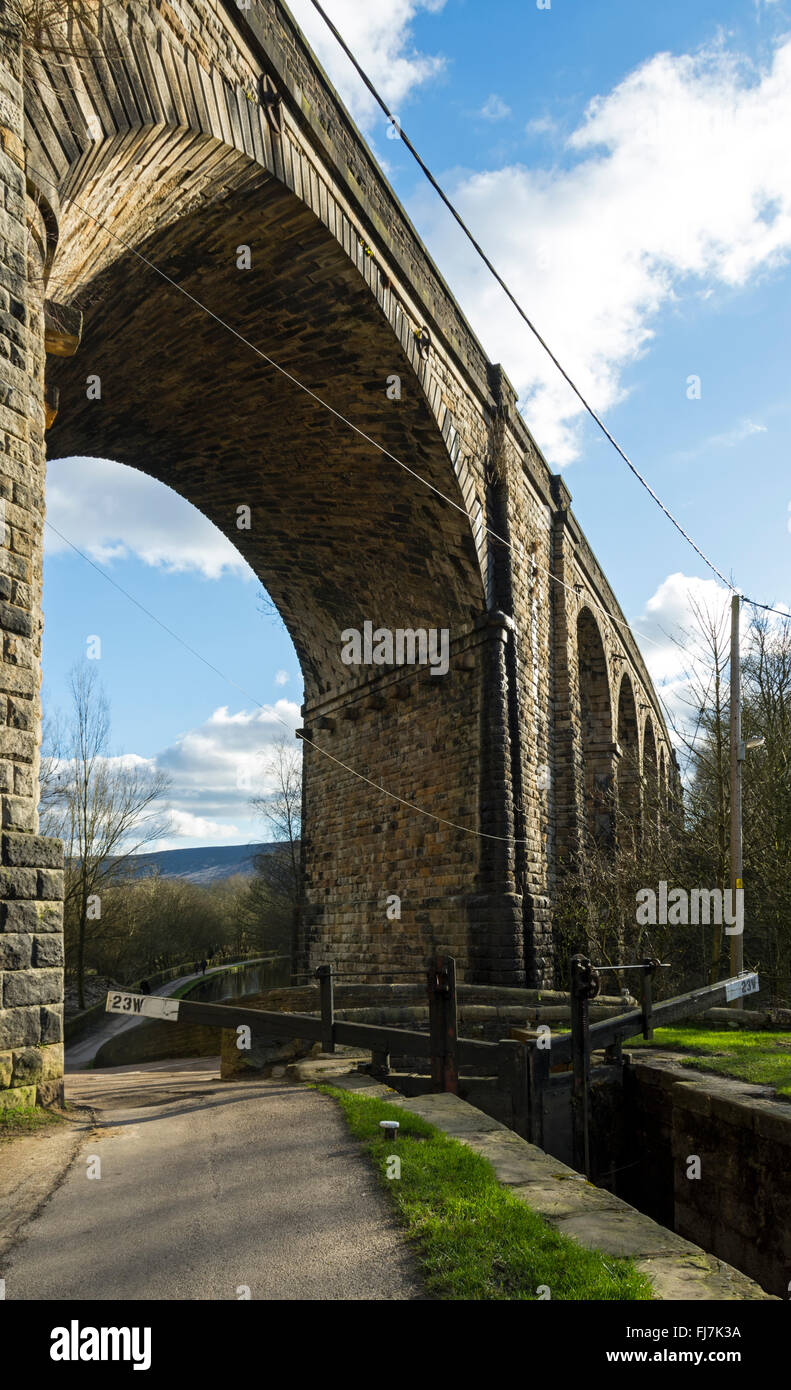 Railway viaduct at Lime Kiln Lock (Lock 23W) on the Huddersfield Canal ...