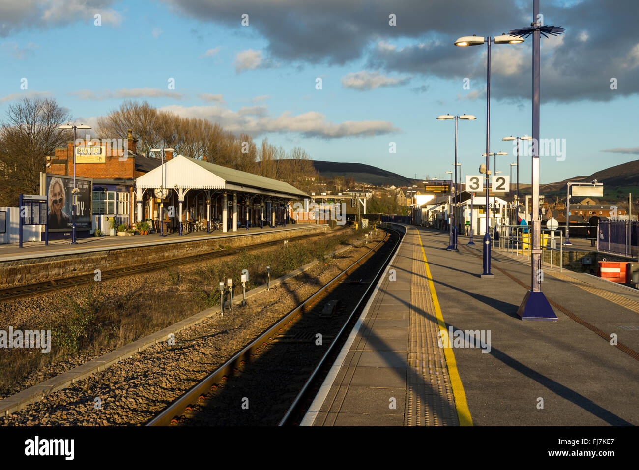 Stalybridge Railway Station, Tameside, Manchester, England, UK Stock ...