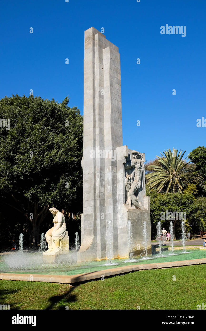 Statue santa cruz tenerife hi-res stock photography and images - Alamy