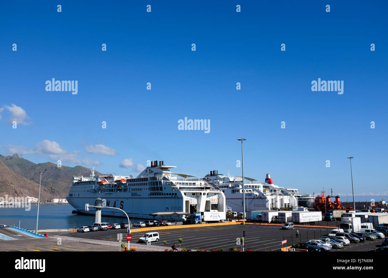 Port of santa cruz hi-res stock photography and images - Alamy