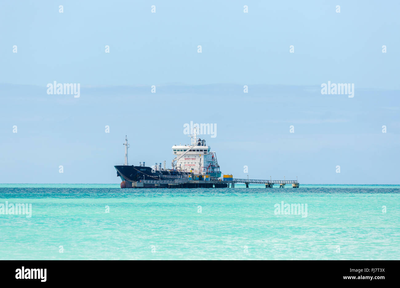 Offshore tanker berth hi-res stock photography and images - Alamy
