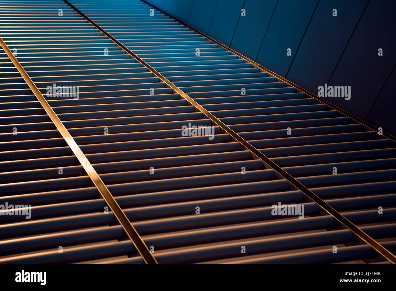 Straight diagonal lines hi-res stock photography and images - Alamy
