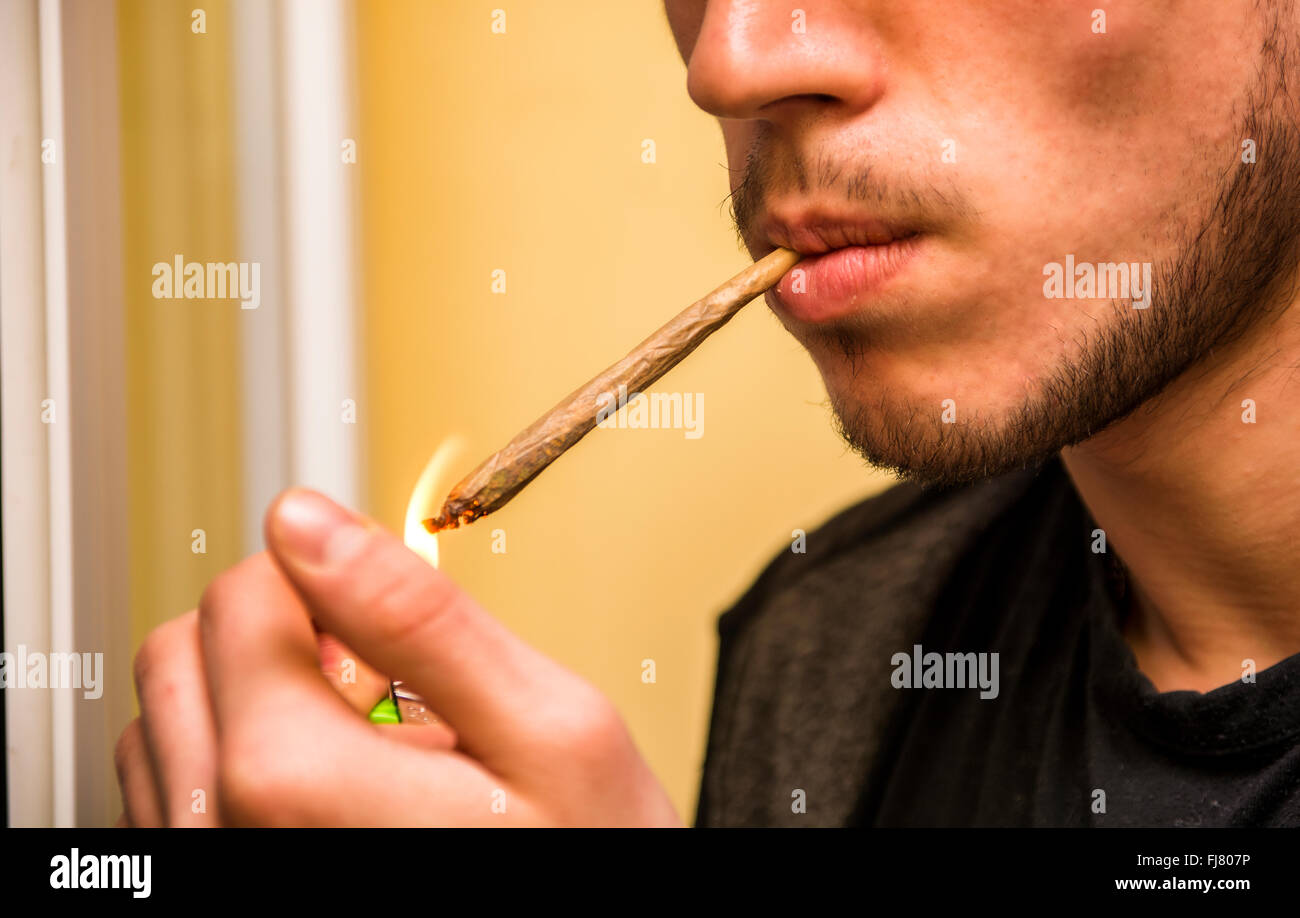 Rolled cigarette hi-res stock photography and images - Alamy