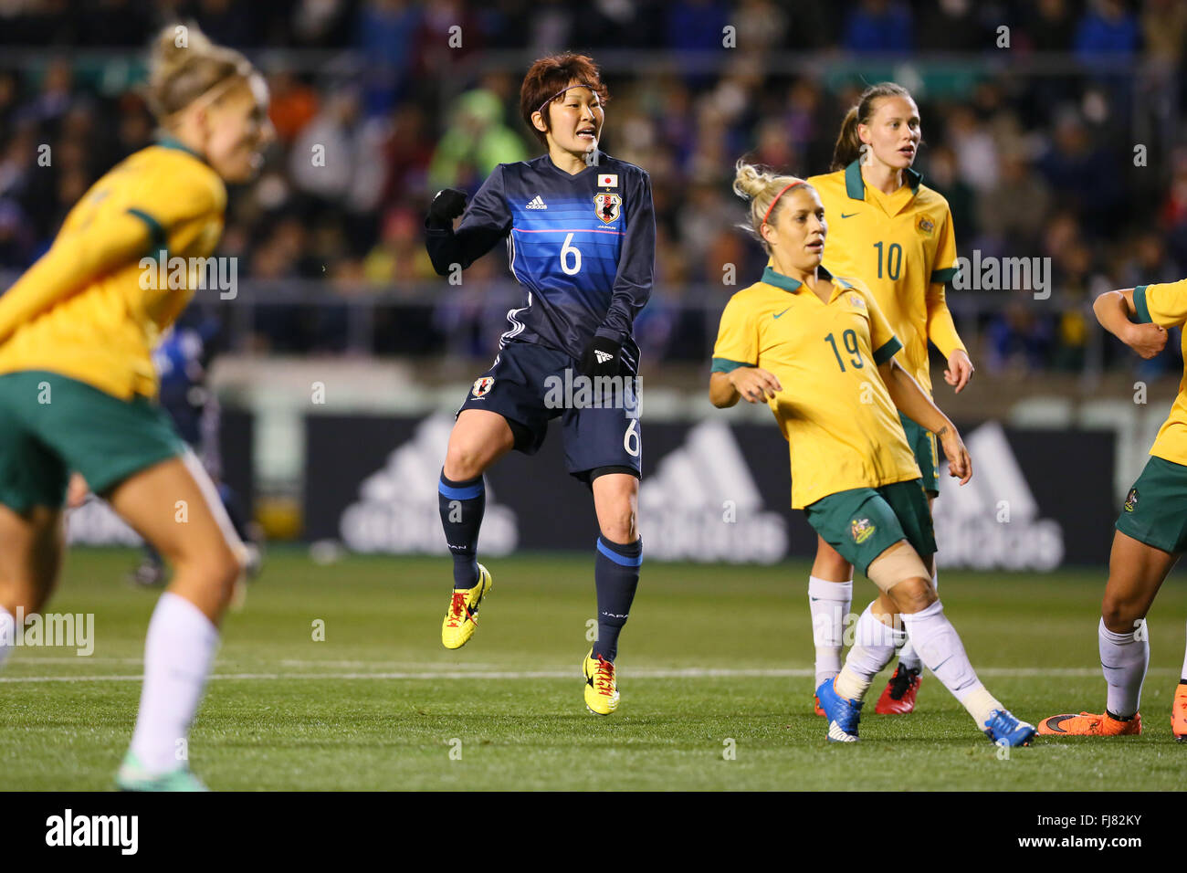 Olympic qualifying soccer australia hi-res stock photography and images ...