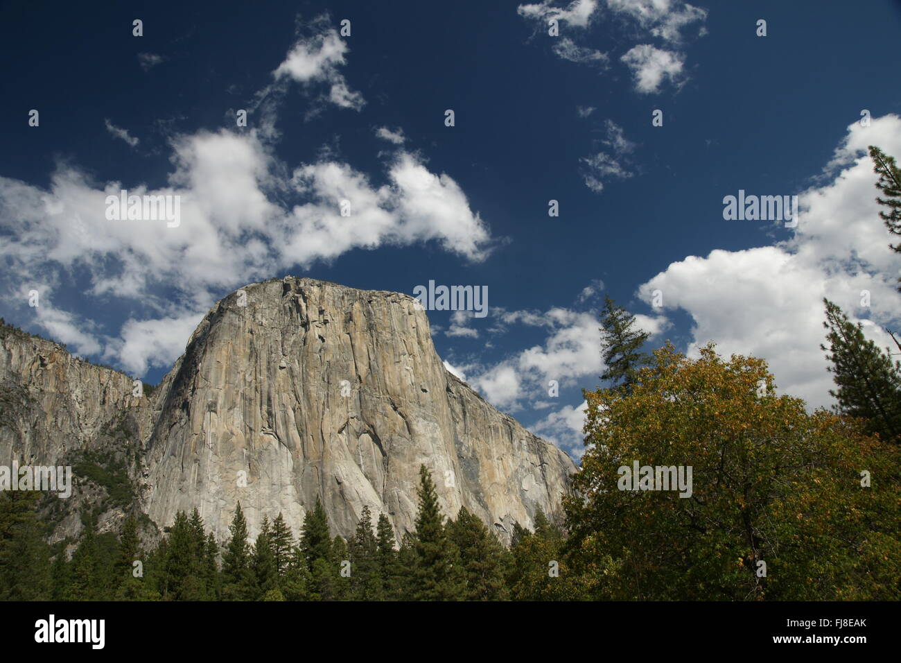 El Capitan Peak, Yosemite National Park, Sierra Nevada, California, USA ...