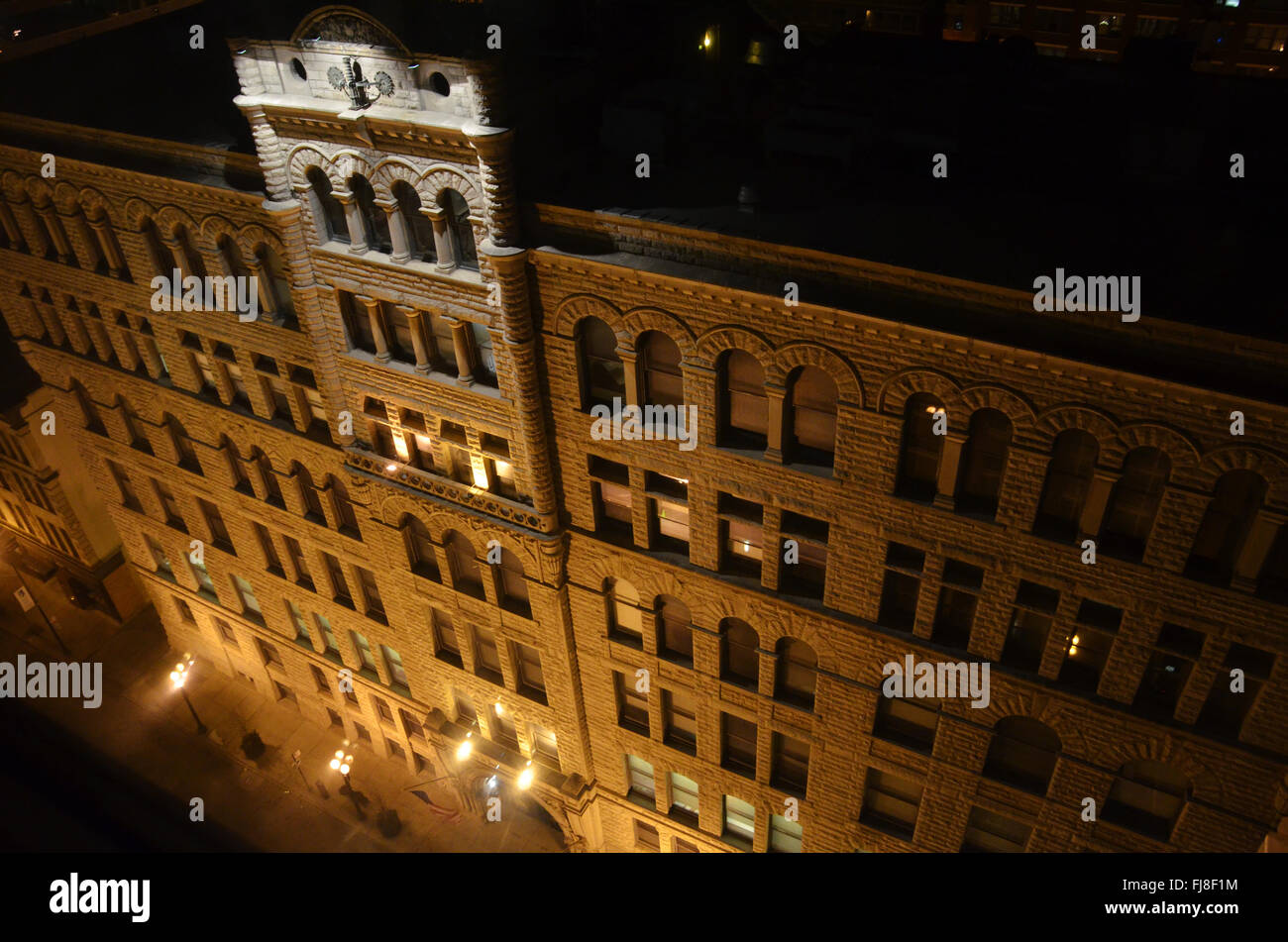 Night view of Courthouse Place Building. Hubbard Street, Chicago ...