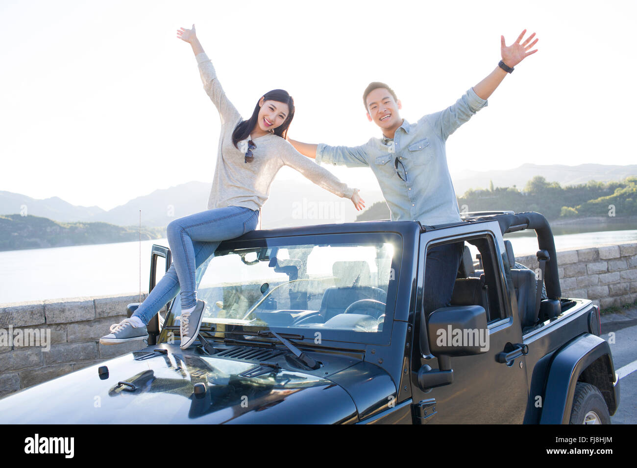 Couple in jeep hi-res stock photography and images - Alamy