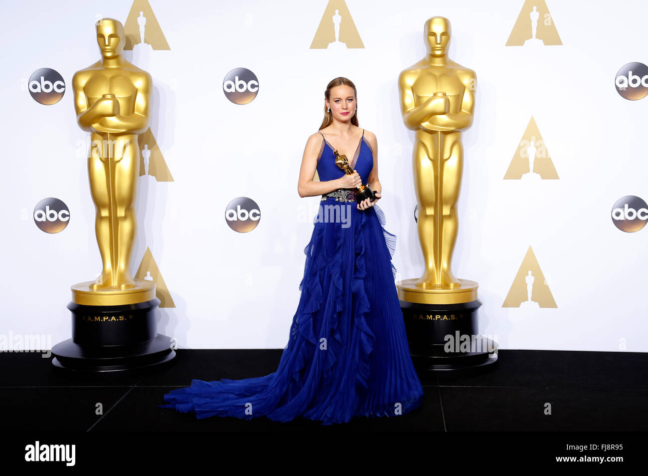 Brie larson poses for hi-res stock photography and images - Alamy