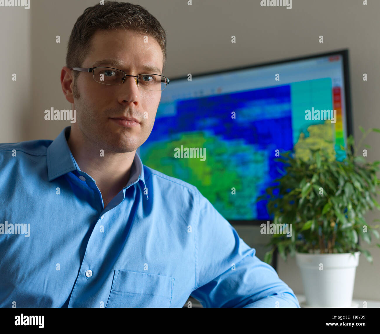 Meteorologist hi-res stock photography and images - Alamy