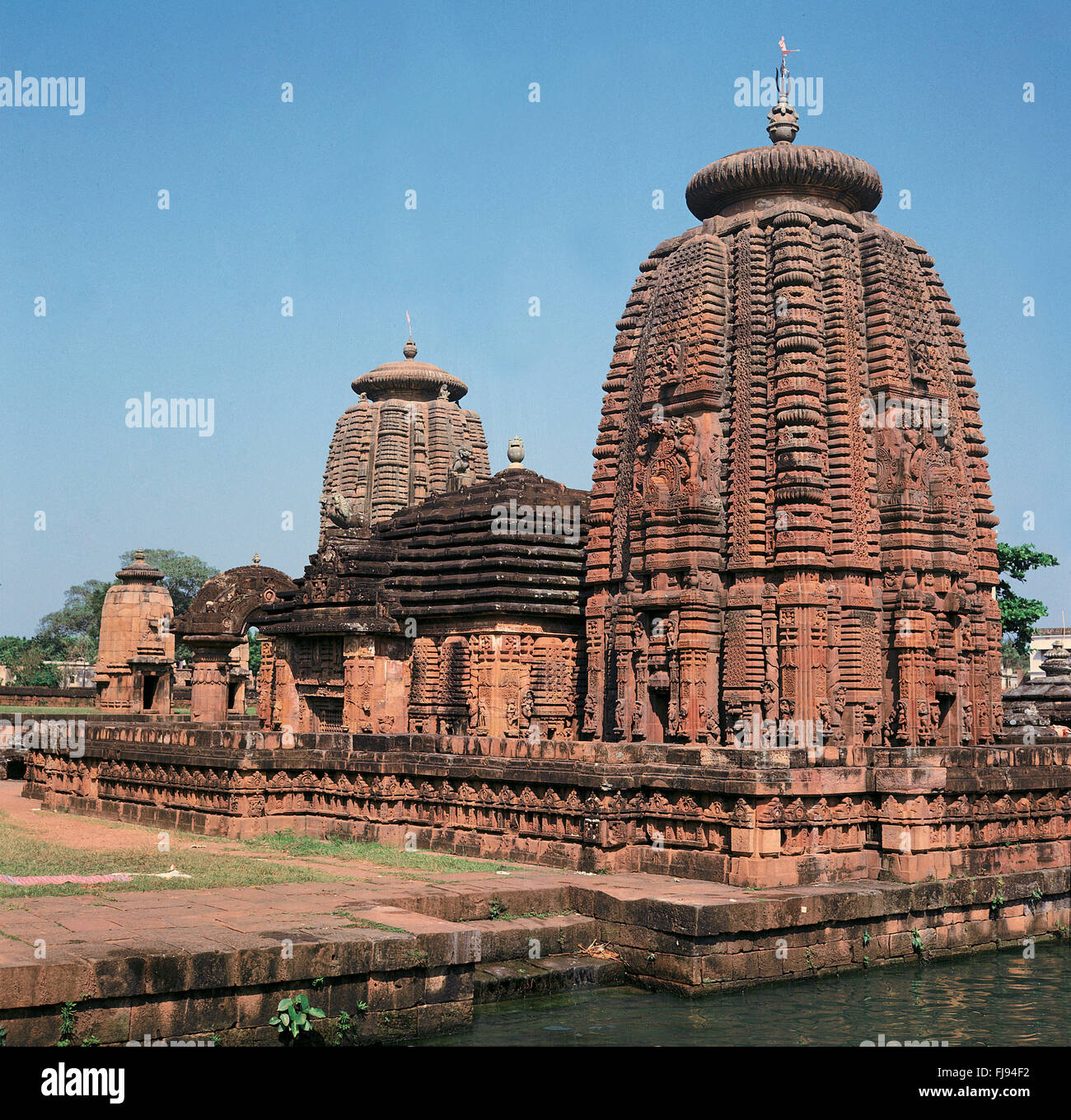 Mukteshwar temple hi-res stock photography and images - Alamy