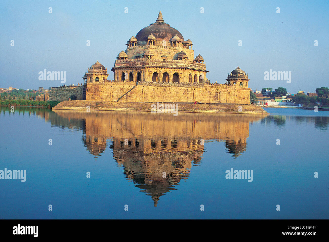Sher Shah Suri tomb, Sher Shah Suri, Sultan of the Suri Empire, Sasaram ...