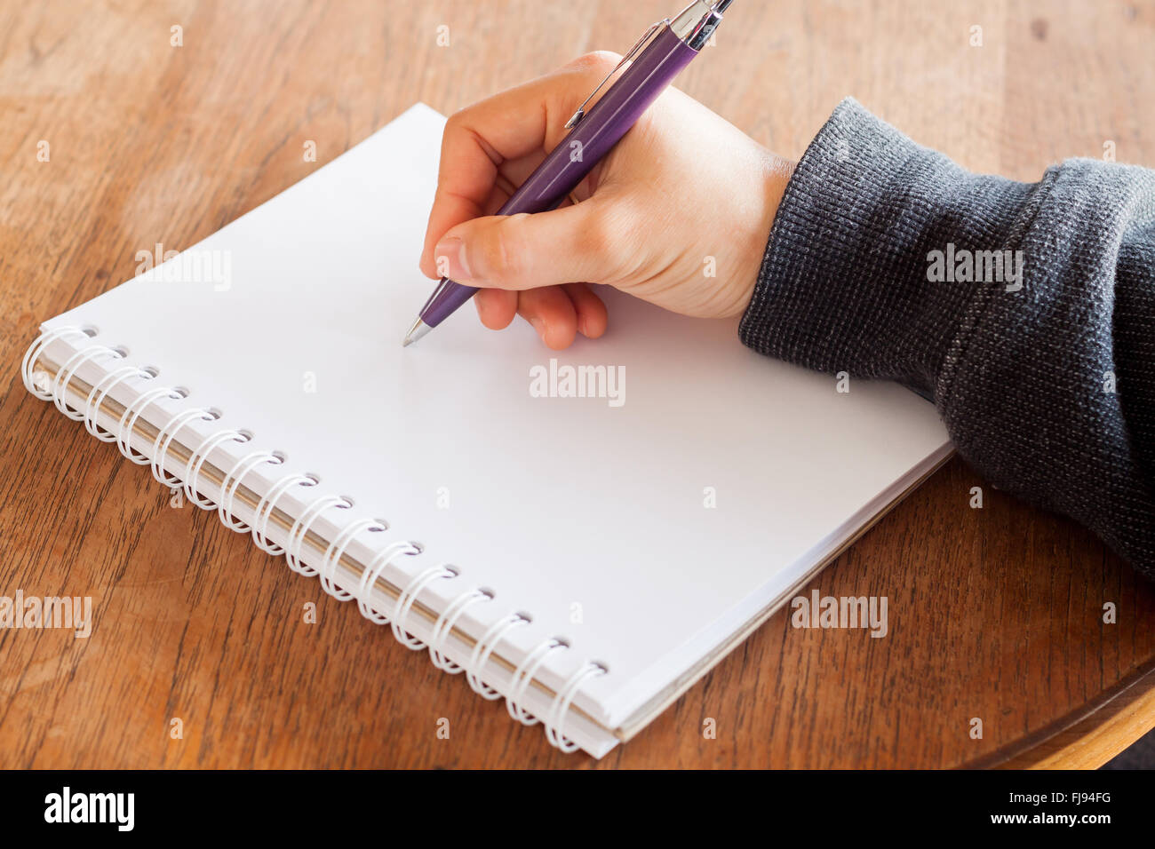 Pen handwriting on notepad hi-res stock photography and images - Alamy
