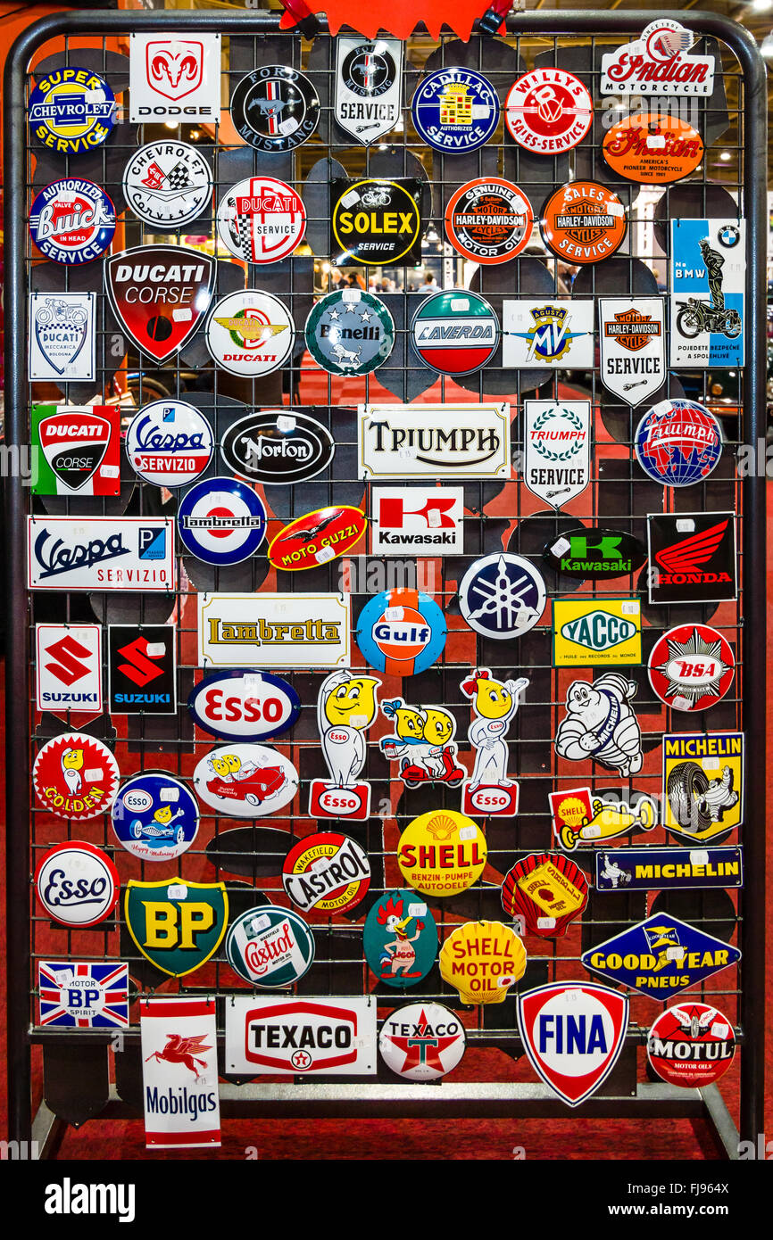Car logos hi-res stock photography and images - Alamy