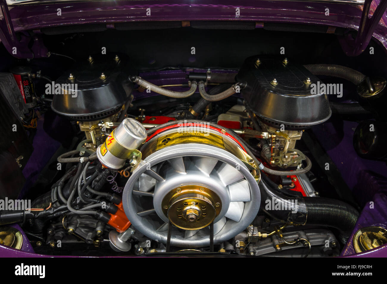 Porsche 911 engine hi-res stock photography and images - Alamy