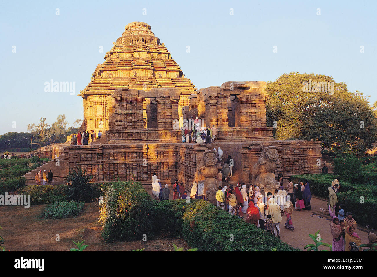 Konark temple sculptures hi-res stock photography and images - Alamy